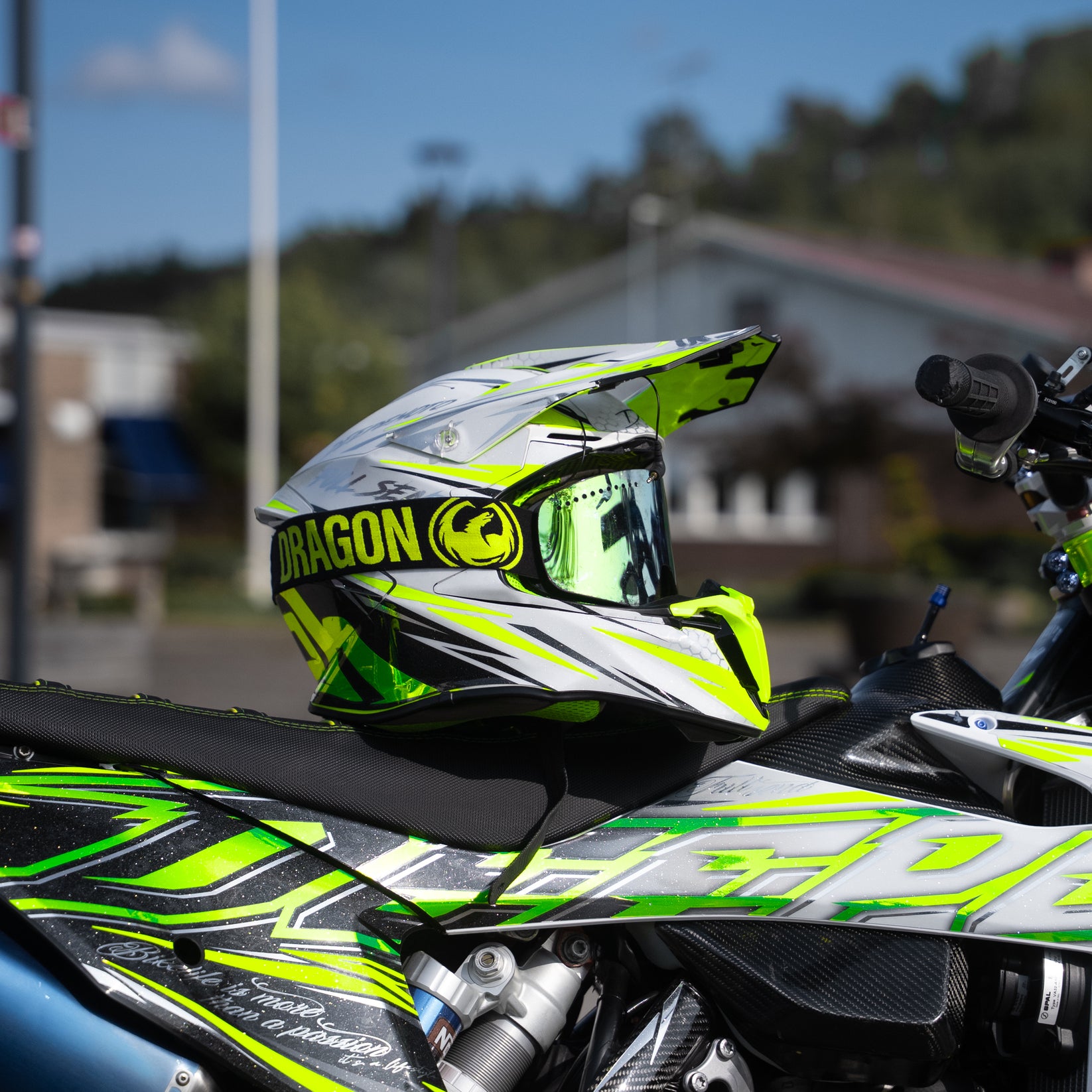 Full Custom Helmet Graphics - Bolddesignz